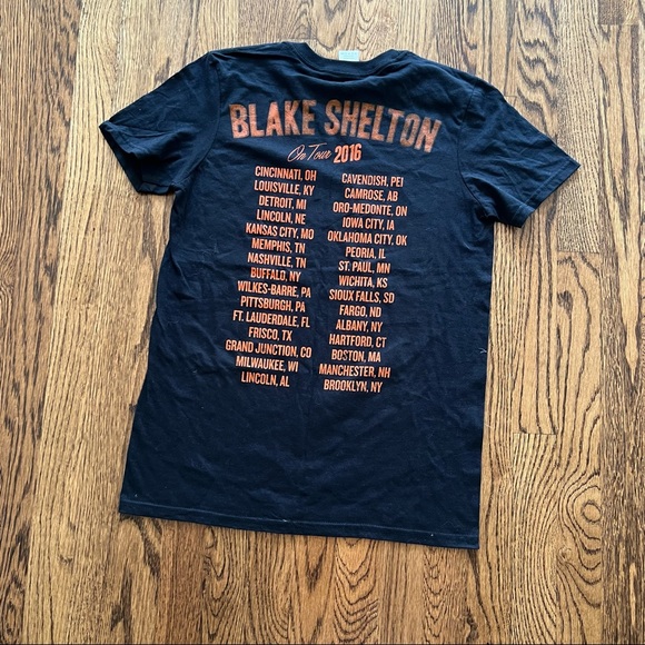 Gildan | Shirts | Blake Shelton Merch Tour Tshirt | Poshmark